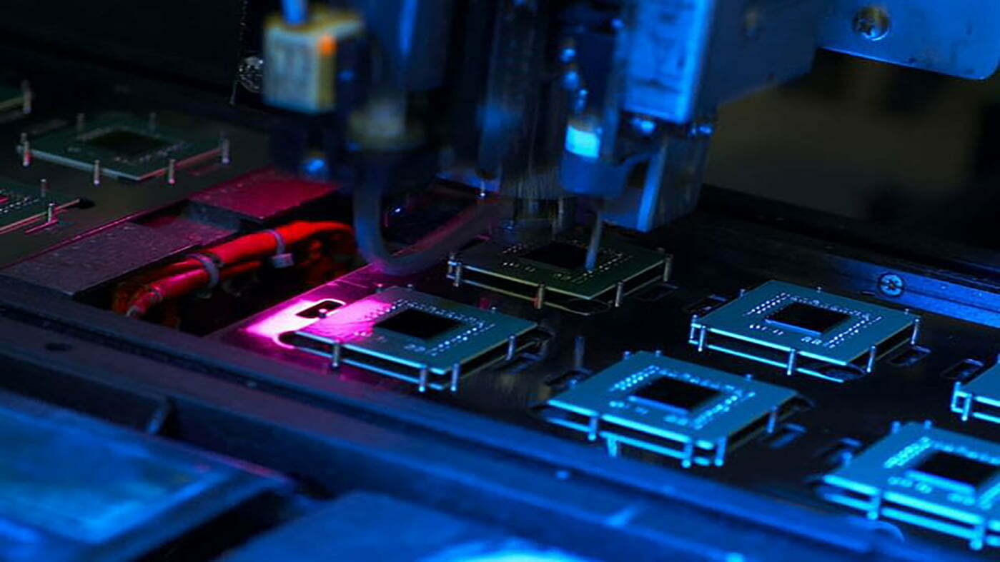 Intel CEO Warns Semiconductor Shortage Could Bleed Into 2023, Affecting ...